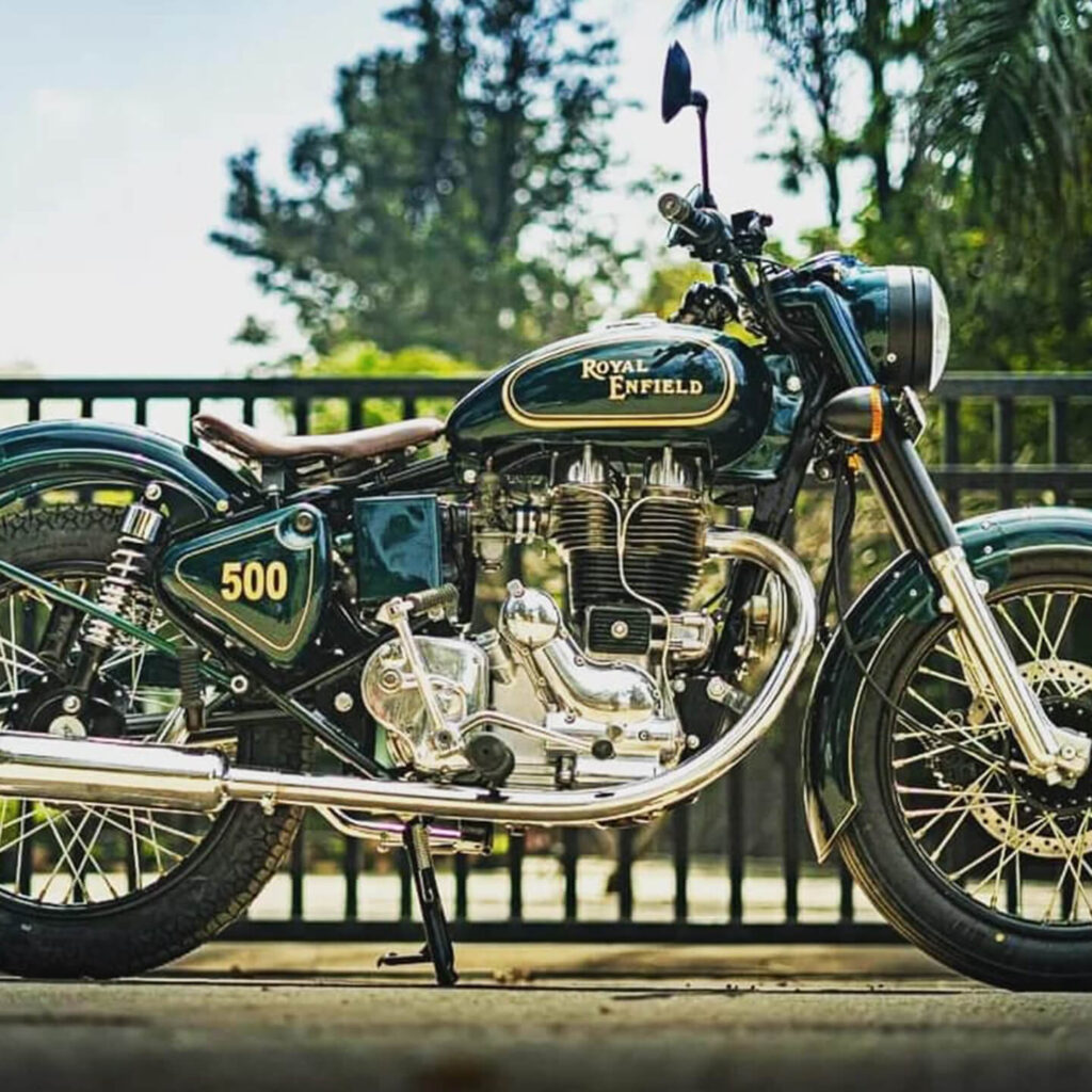 What is a vintage motorcycle? - Adventure tour by Motorcycle Ecuador